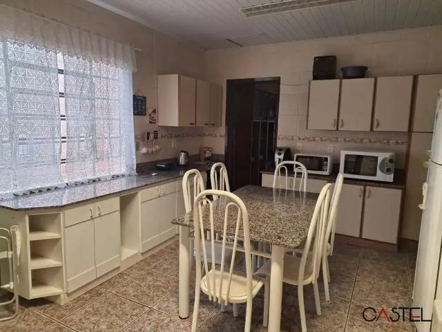 Casa / Sobrado para Venda em Porto Alegre/RS Sarandi 3 Quartos