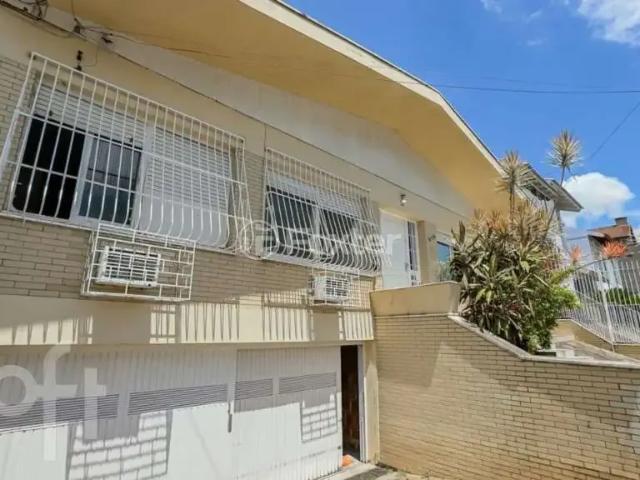 Casa / Sobrado para Venda em Porto Alegre/RS Sarandi 3 Quartos