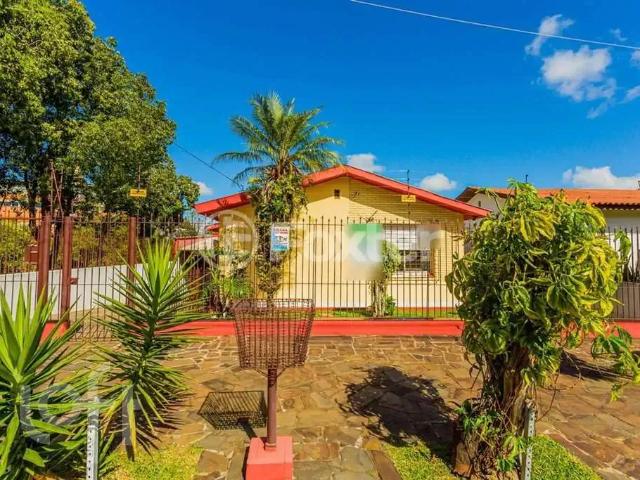 Casa / Sobrado para Venda em Porto Alegre/RS Sarandi 3 Quartos