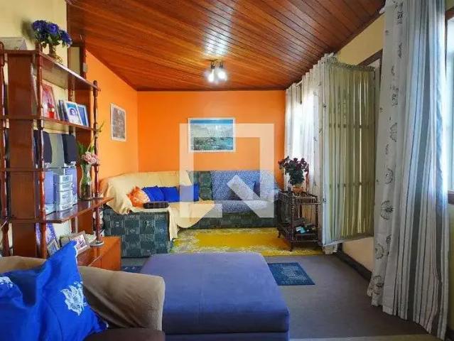 Casa / Sobrado para Venda em Porto Alegre/RS Sarandi 3 Quartos