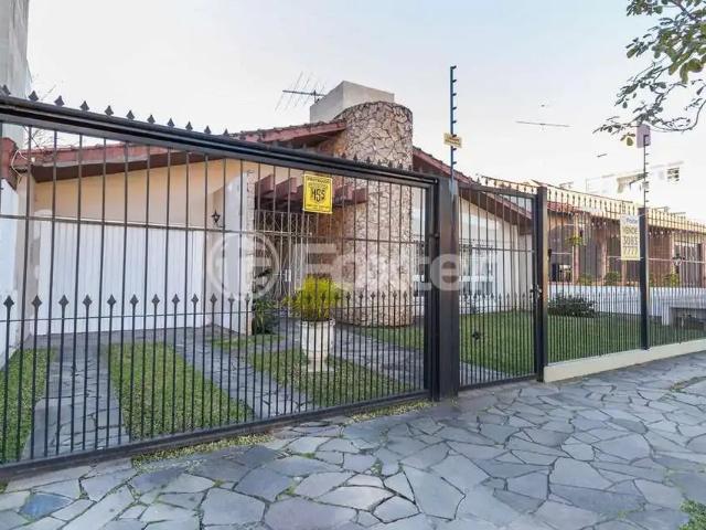 Casa / Sobrado para Venda em Porto Alegre/RS Sarandi 3 Quartos