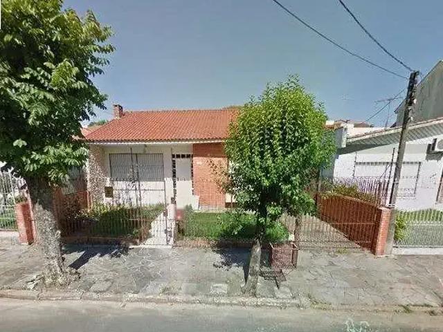 Casa / Sobrado para Venda em Porto Alegre/RS Sarandi 3 Quartos