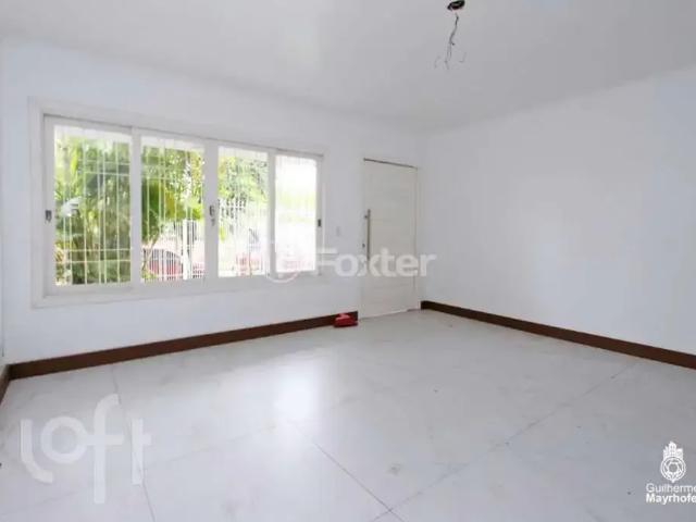 Casa / Sobrado para Venda em Porto Alegre/RS Sarandi 3 Quartos