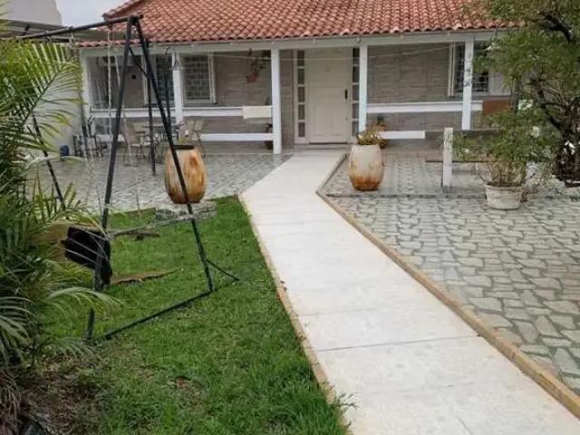 Casa / Sobrado para Venda em Porto Alegre/RS Sarandi 3 Quartos