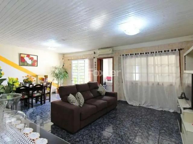 Casa / Sobrado para Venda em Porto Alegre/RS Sarandi 3 Quartos