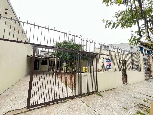 Casa / Sobrado para Venda em Porto Alegre/RS Sarandi 3 Quartos