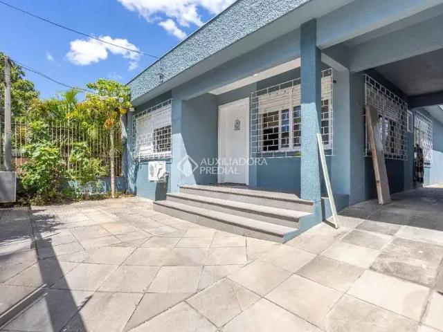Casa / Sobrado para Venda em Porto Alegre/RS Sarandi 3 Quartos
