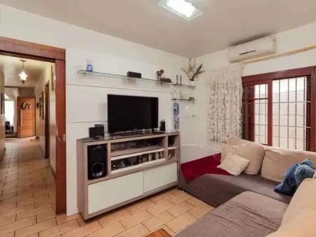 Casa / Sobrado para Venda em Porto Alegre/RS Sarandi 3 Quartos