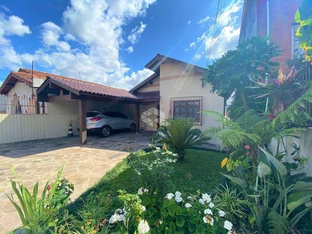 Casa / Sobrado para Venda em Porto Alegre/RS Sarandi 3 Quartos