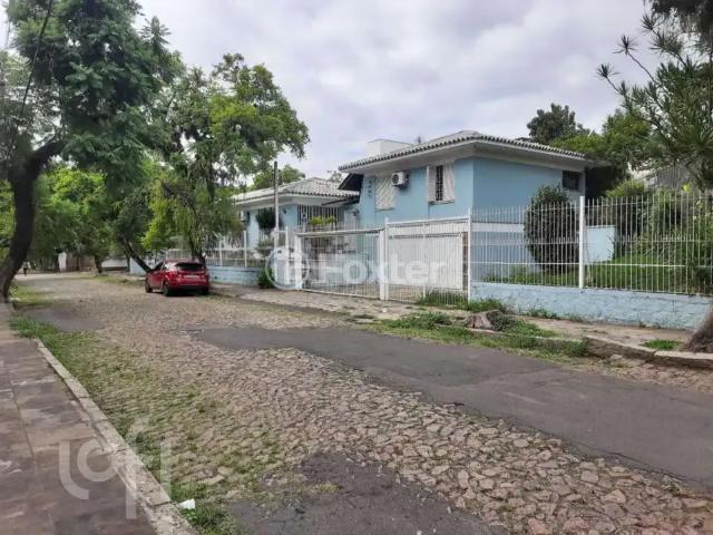 Casa / Sobrado para Venda em Porto Alegre/RS Sarandi 3 Quartos
