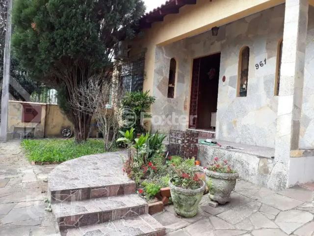 Casa / Sobrado para Venda em Porto Alegre/RS Sarandi 3 Quartos