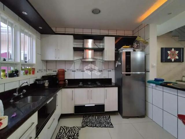 Casa / Sobrado para Venda em Porto Alegre/RS Sarandi 3 Quartos