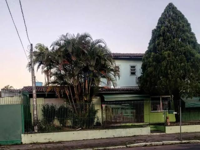 Casa / Sobrado para Venda em Porto Alegre/RS Sarandi 3 Quartos