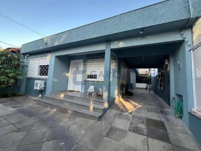Casa / Sobrado para Venda em Porto Alegre/RS Sarandi 3 Quartos