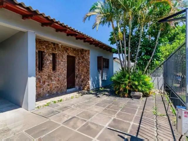 Casa / Sobrado para Venda em Porto Alegre/RS Sarandi 3 Quartos
