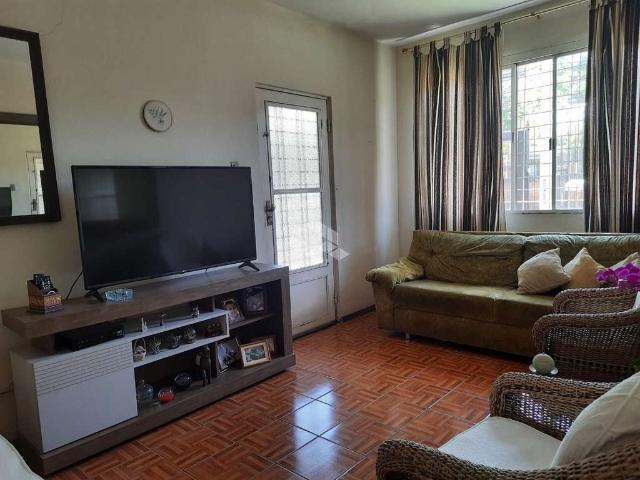 Casa / Sobrado para Venda em Porto Alegre/RS Sarandi 3 Quartos