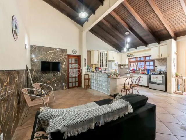 Casa / Sobrado para Venda em Porto Alegre/RS Sarandi 3 Quartos