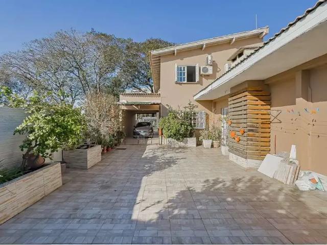 Casa / Sobrado para Venda em Porto Alegre/RS Sarandi 3 Quartos