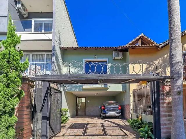 Casa / Sobrado para Venda em Porto Alegre/RS Sarandi 3 Quartos