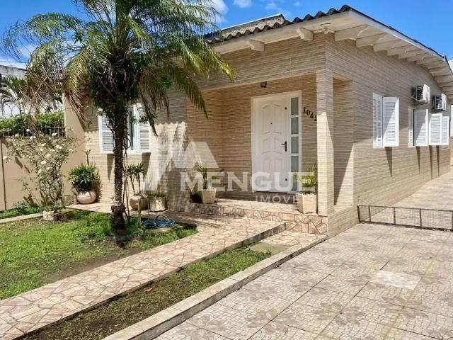 Casa / Sobrado para Venda em Porto Alegre/RS Sarandi 3 Quartos