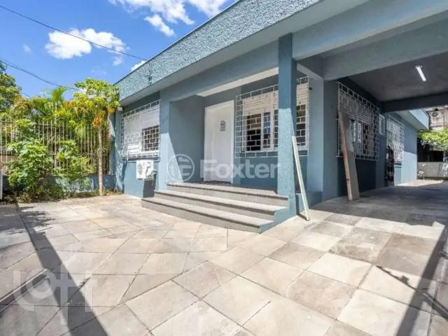 Casa / Sobrado para Venda em Porto Alegre/RS Sarandi 3 Quartos
