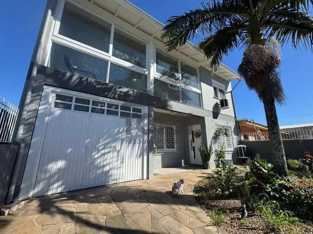 Casa / Sobrado para Venda em Porto Alegre/RS Sarandi 3 Quartos