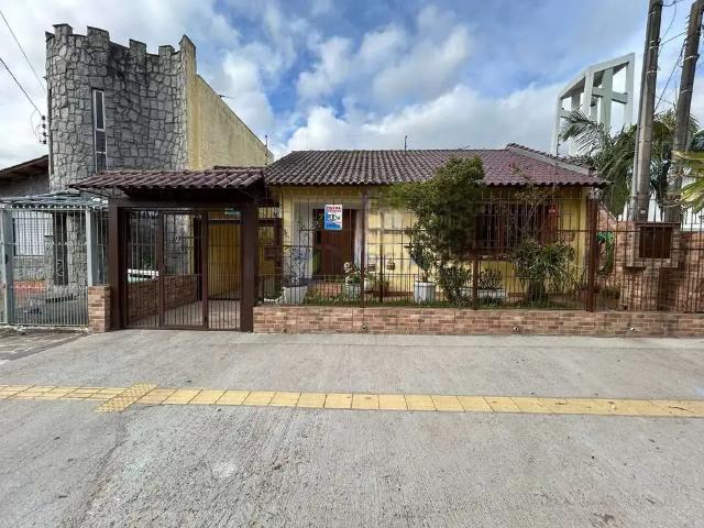 Casa / Sobrado para Venda em Porto Alegre/RS Sarandi 3 Quartos