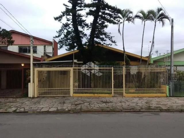Casa / Sobrado para Venda em Porto Alegre/RS Sarandi 3 Quartos