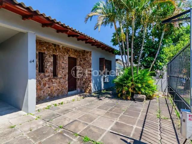 Casa / Sobrado para Venda em Porto Alegre/RS Sarandi 3 Quartos