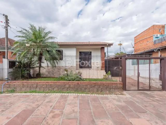 Casa / Sobrado para Venda em Porto Alegre/RS Sarandi 3 Quartos