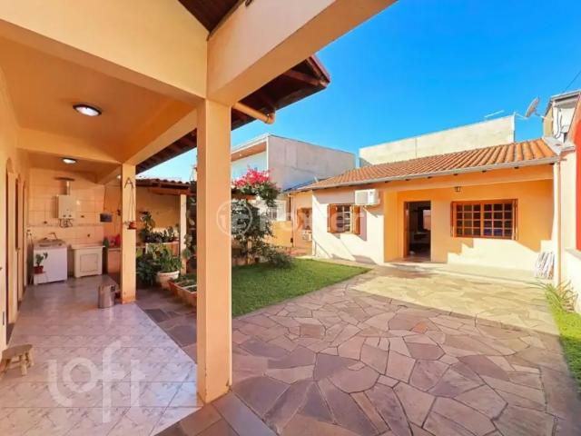 Casa / Sobrado para Venda em Porto Alegre/RS Sarandi 3 Quartos
