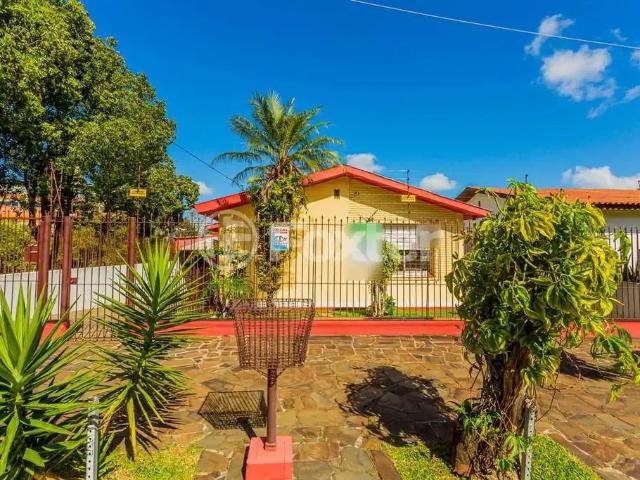 Casa / Sobrado para Venda em Porto Alegre/RS Sarandi 3 Quartos