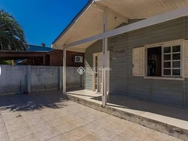 Casa / Sobrado para Venda em Porto Alegre/RS Sarandi 4 Quartos