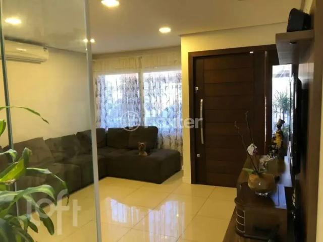 Casa / Sobrado para Venda em Porto Alegre/RS Sarandi 4 Quartos
