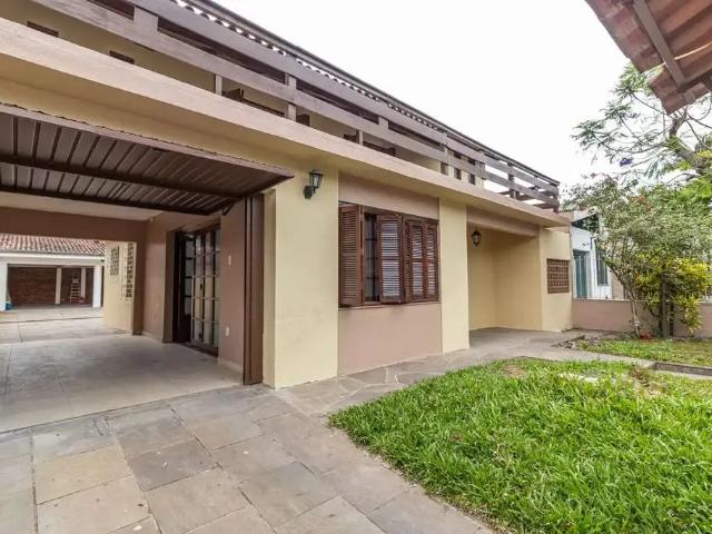 Casa / Sobrado para Venda em Porto Alegre/RS Sarandi 4 Quartos