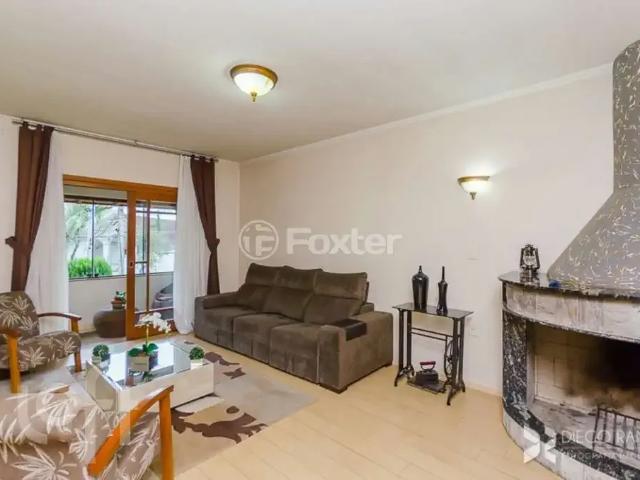 Casa / Sobrado para Venda em Porto Alegre/RS Sarandi 4 Quartos