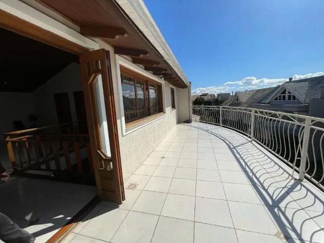 Casa / Sobrado para Venda em Porto Alegre/RS Sarandi 4 Quartos