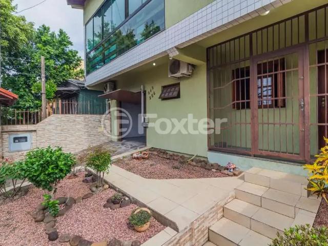 Casa / Sobrado para Venda em Porto Alegre/RS Sarandi 4 Quartos