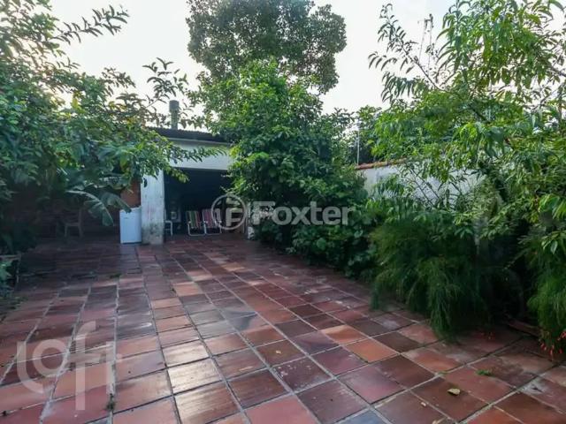 Casa / Sobrado para Venda em Porto Alegre/RS Sarandi 4 Quartos