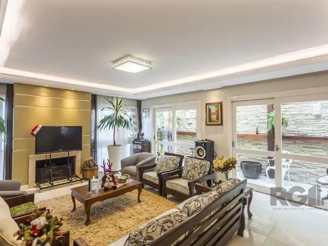 Casa / Sobrado para Venda em Porto Alegre/RS Sarandi 4 Quartos