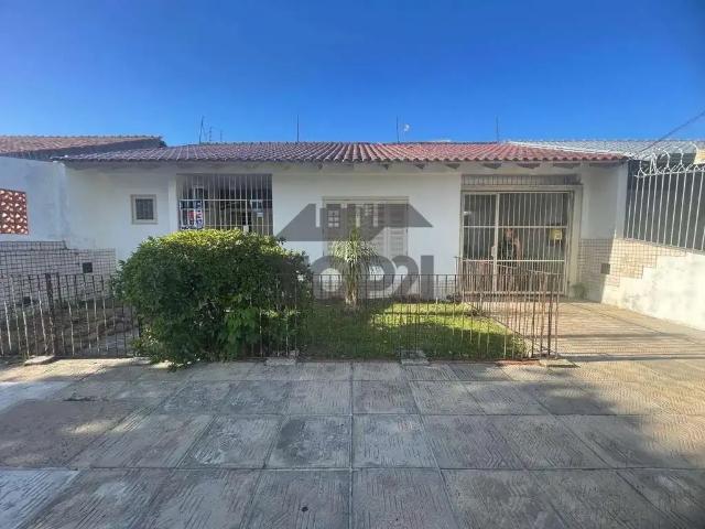 Casa / Sobrado para Venda em Porto Alegre/RS Sarandi 4 Quartos