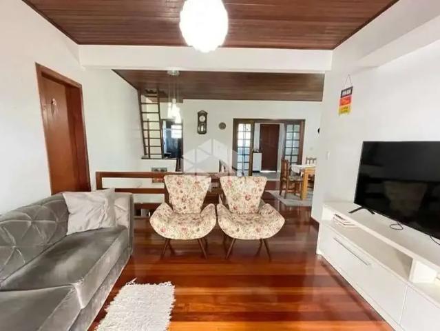 Casa / Sobrado para Venda em Porto Alegre/RS Sarandi 4 Quartos