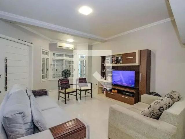Casa / Sobrado para Venda em Porto Alegre/RS Sarandi 4 Quartos