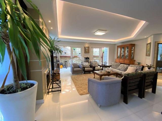 Casa / Sobrado para Venda em Porto Alegre/RS Sarandi 4 Quartos