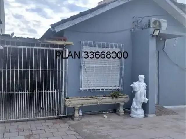 Casa / Sobrado para Venda em Porto Alegre/RS Sarandi 4 Quartos