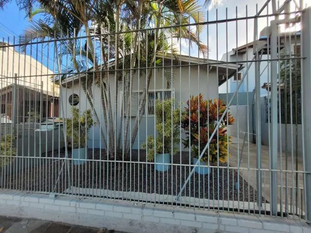 Casa / Sobrado para Venda em Porto Alegre/RS Sarandi 4 Quartos