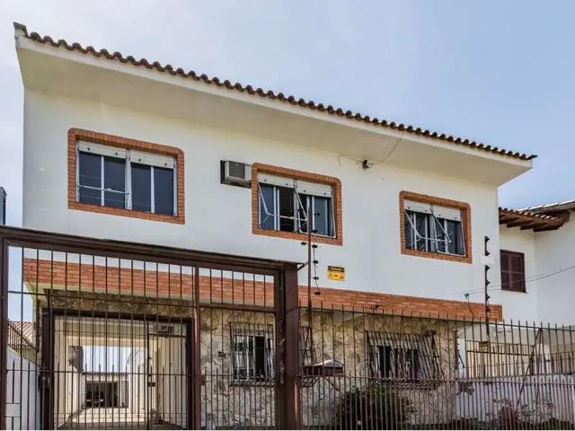 Casa / Sobrado para Venda em Porto Alegre/RS Sarandi 4 Quartos