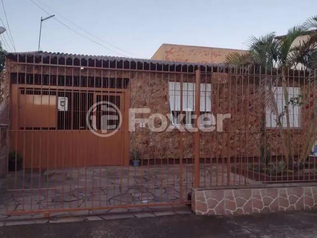 Casa / Sobrado para Venda em Porto Alegre/RS Sarandi 4 Quartos