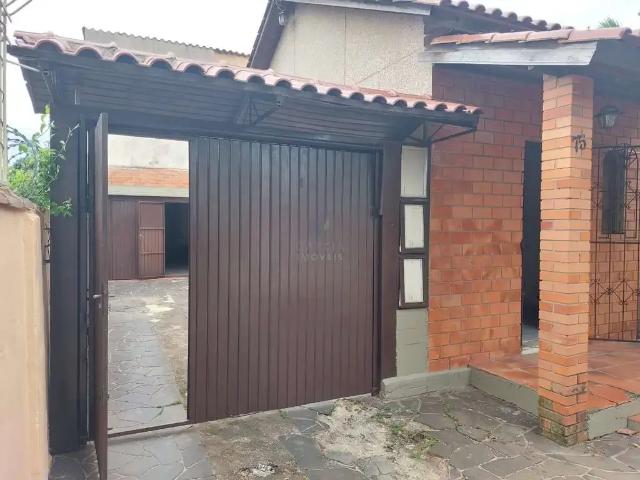 Casa / Sobrado para Venda em Porto Alegre/RS Sarandi 4 Quartos