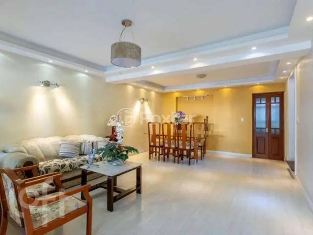 Casa / Sobrado para Venda em Porto Alegre/RS Sarandi 4 Quartos
